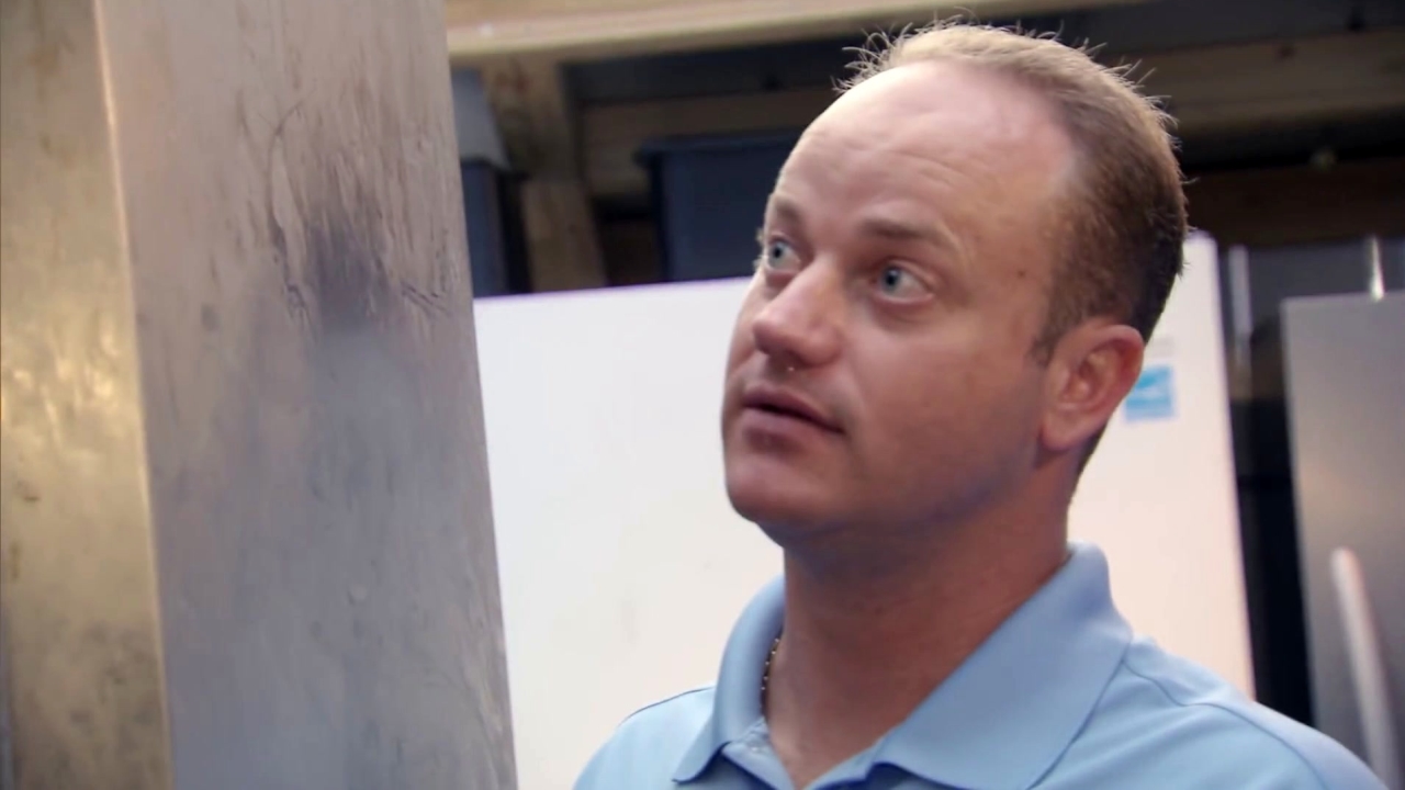 Hotel Hell - Where to Watch and Stream - TV Guide