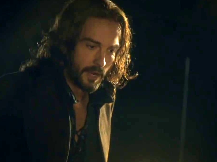 Sleepy Hollow: Abbie Introduces Joe Corbin To Ichabod The Gamer - TV Guide