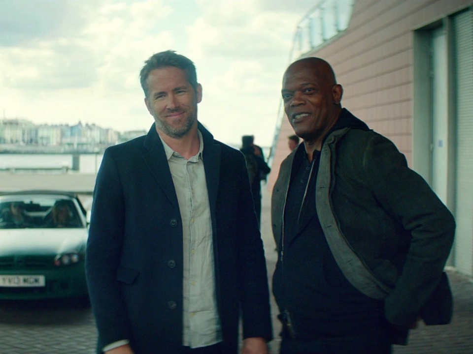 The Hitman's Bodyguard: Samuel L. Jackson On Salma Hayek (International ...