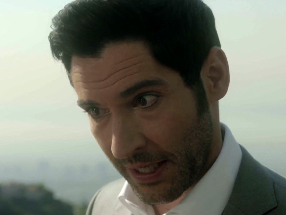 Lucifer: Tom Ellis On How Lucifer Takes Its Inspiration From A Comic ...