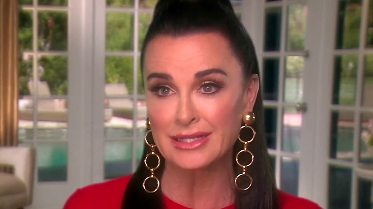 The Real Housewives of Beverly Hills - Season 1 Reviews - Metacritic