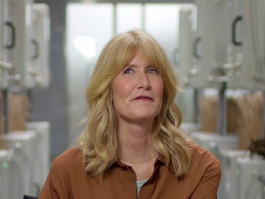 Jurassic World Dominion: Quetz (Hispanic Market Bumper) - TV Guide