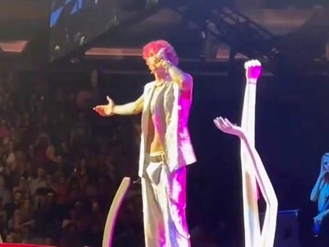 Machine Gun Kelly's Life In Pink - TV Guide
