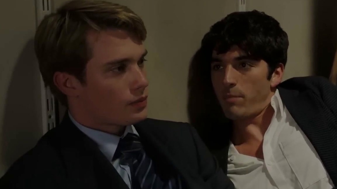 Red, White & Royal Blue: Prince Henry And Alex's First Kiss (Australia ...