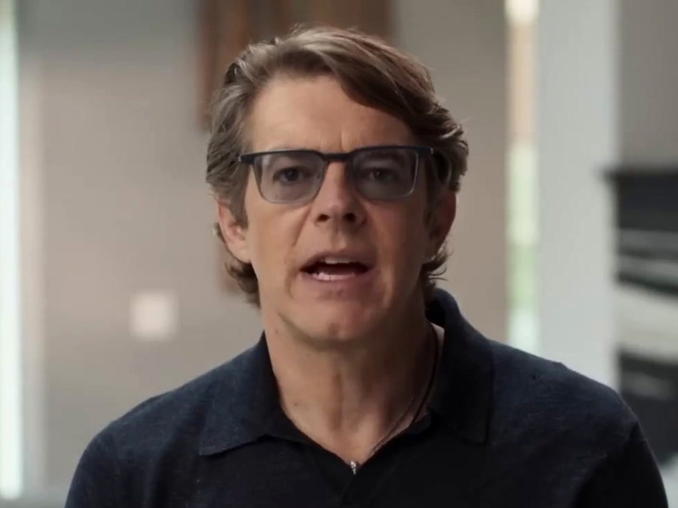 The Exorcist: Believer: Victor Shows Chris MacNeil A Picture Of His ...