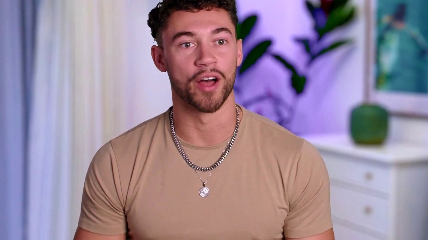 Tripp Bromley - TV Guide