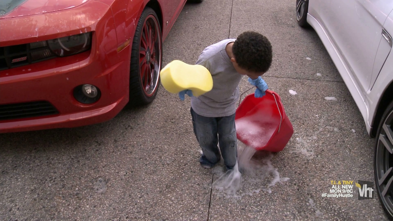 Kristen Kelly - TV Guide