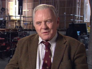 Red 2: Helen Mirren On Her Character's Progression From Red To Red 2 ...